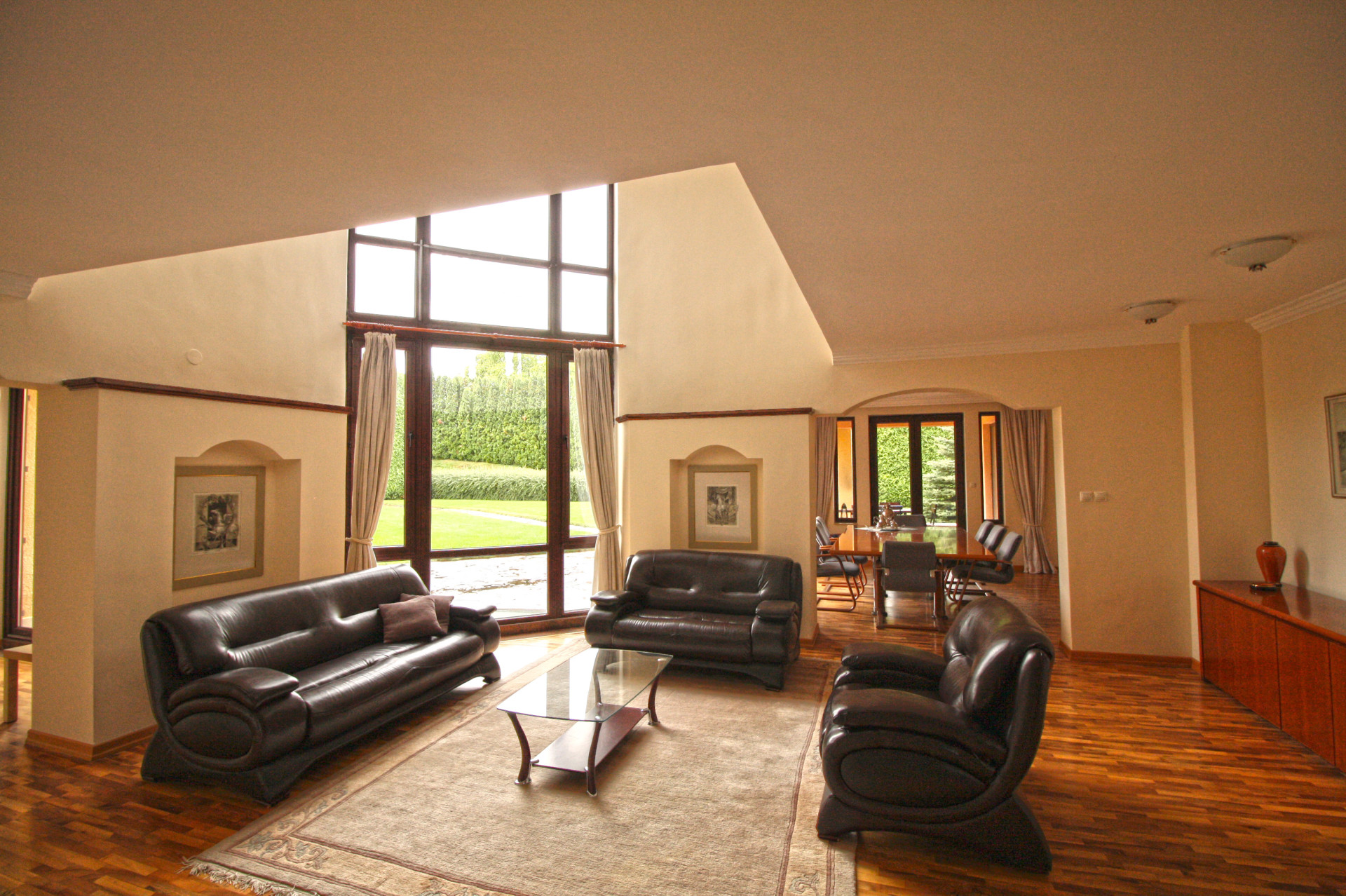 Spacious semi-furnished house in a gated community in Simeonovo. - Real ...