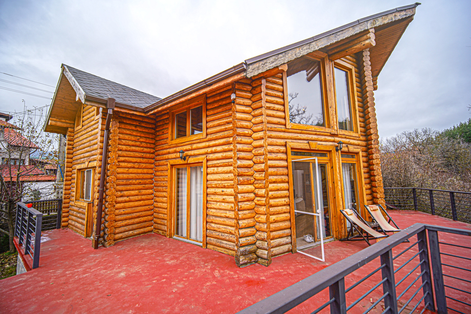 A luxurious house with a unique location near the Bansko ski resort ...